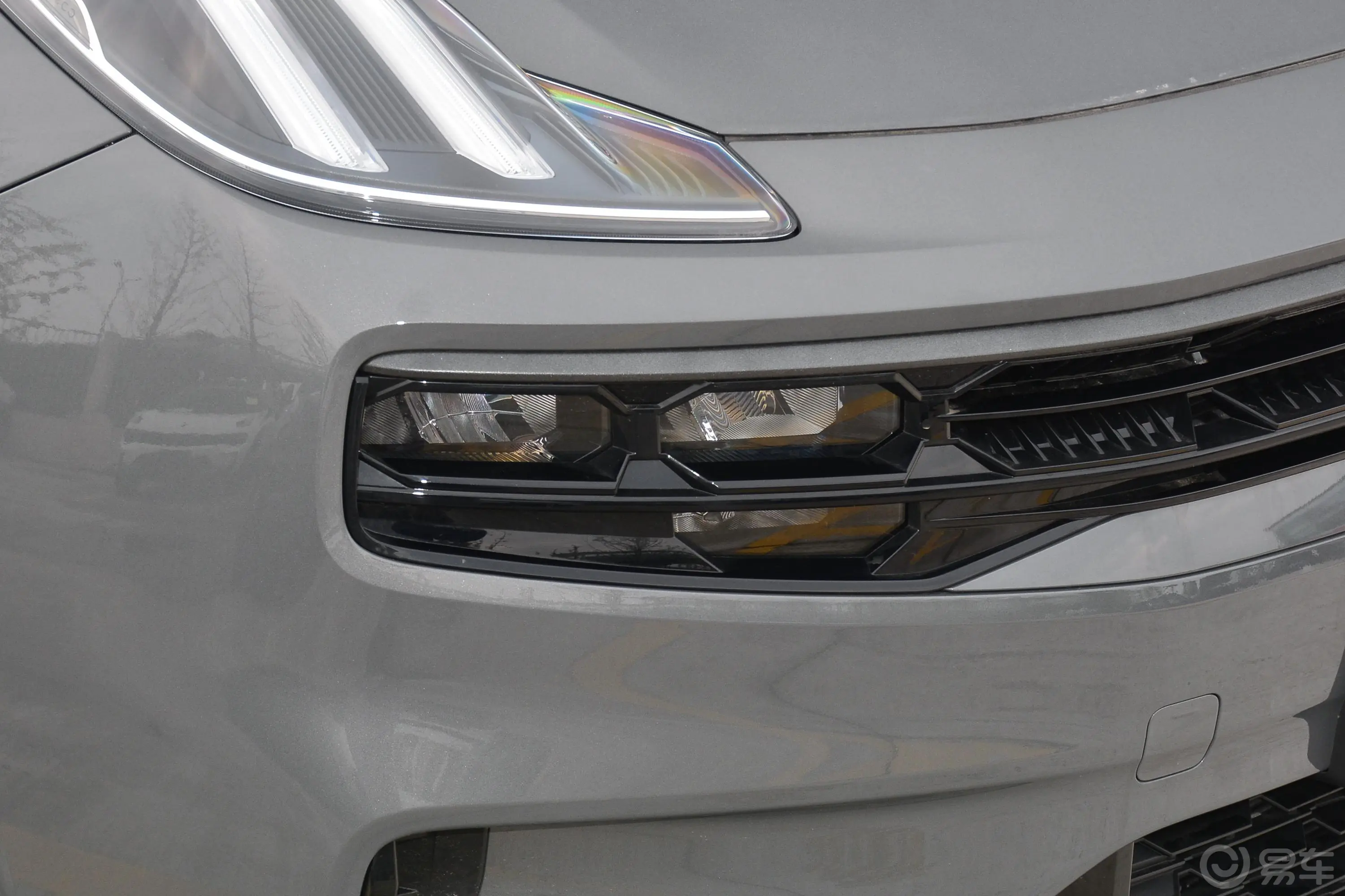 【领克06 EM-P1.5T 84km Pro大灯侧45度俯拍图片-汽车图片大全】-易车