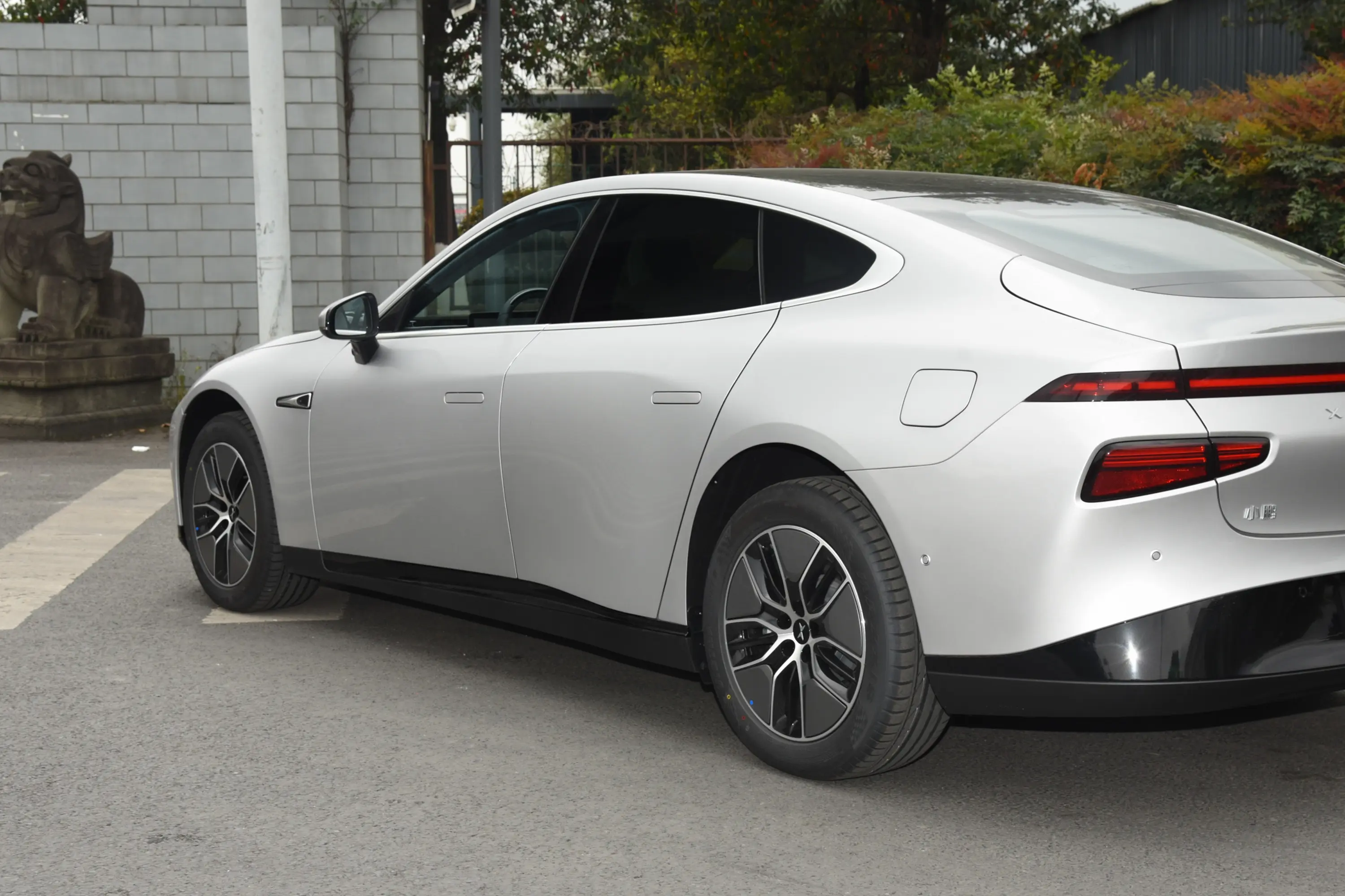 【小鹏P7P7i 702 后驱Pro外观细节图片-汽车图片大全】-易车