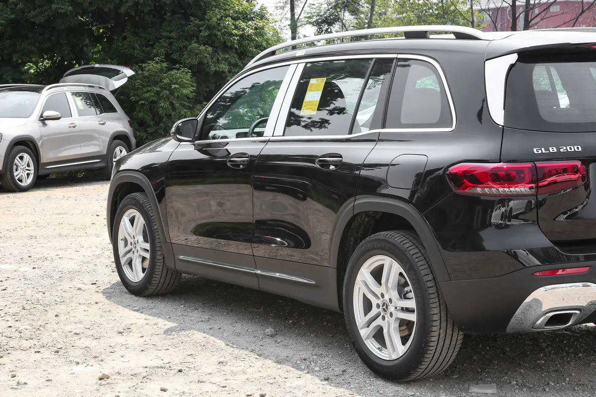 【奔驰GLB改款 GLB 200 动感型外观细节图片-汽车图片大全】-易车