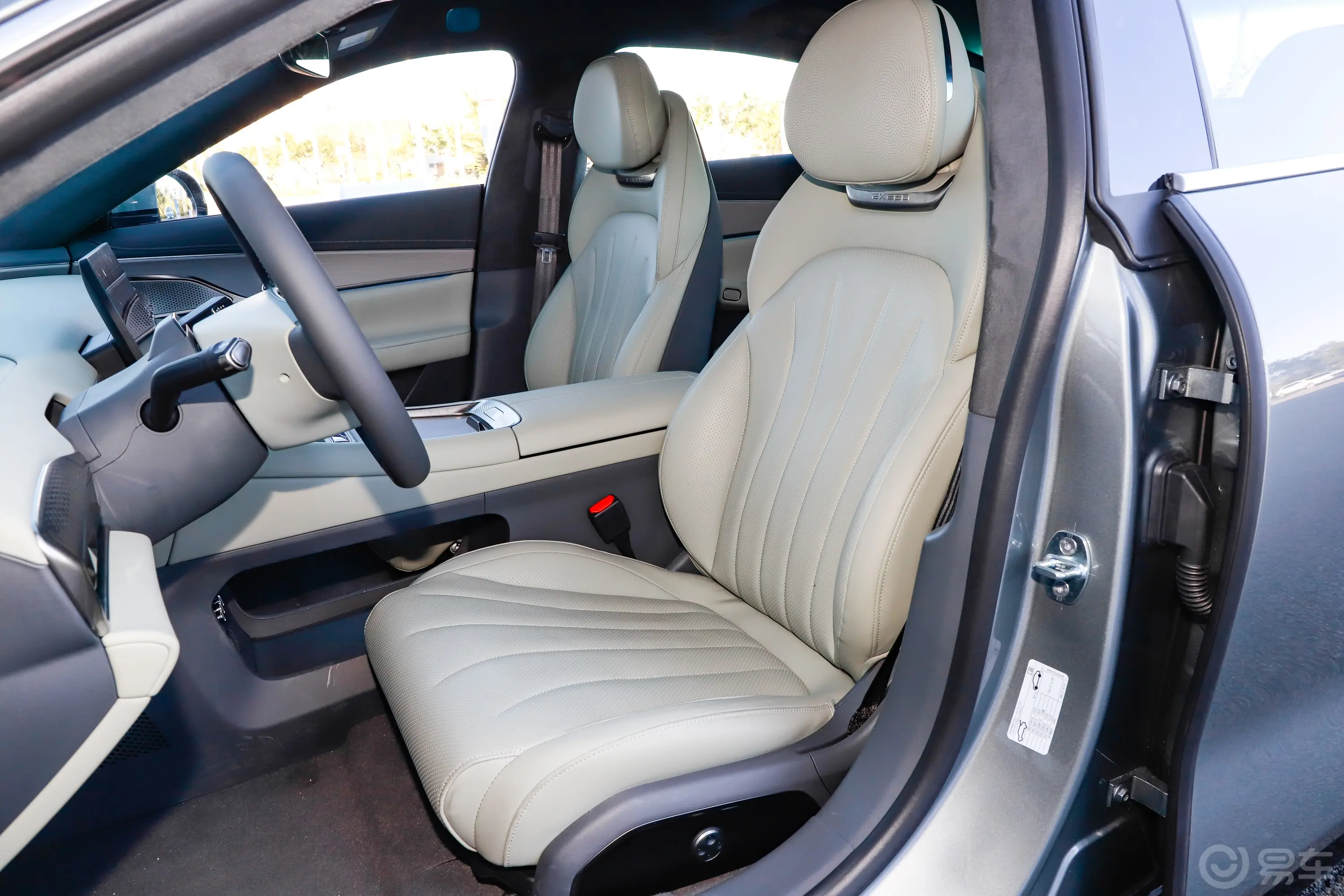 【星纪元 ES纯电版 650km 四驱Ultra性能版驾驶员座椅图片-汽车图片大全】-易车