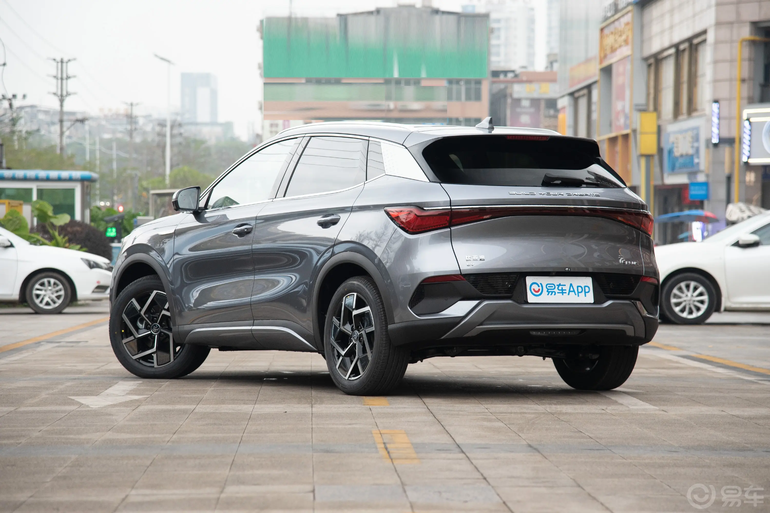 【元PLUS荣耀版 510km 卓越型侧后45度车头向左水平图片-汽车图片大全】-易车