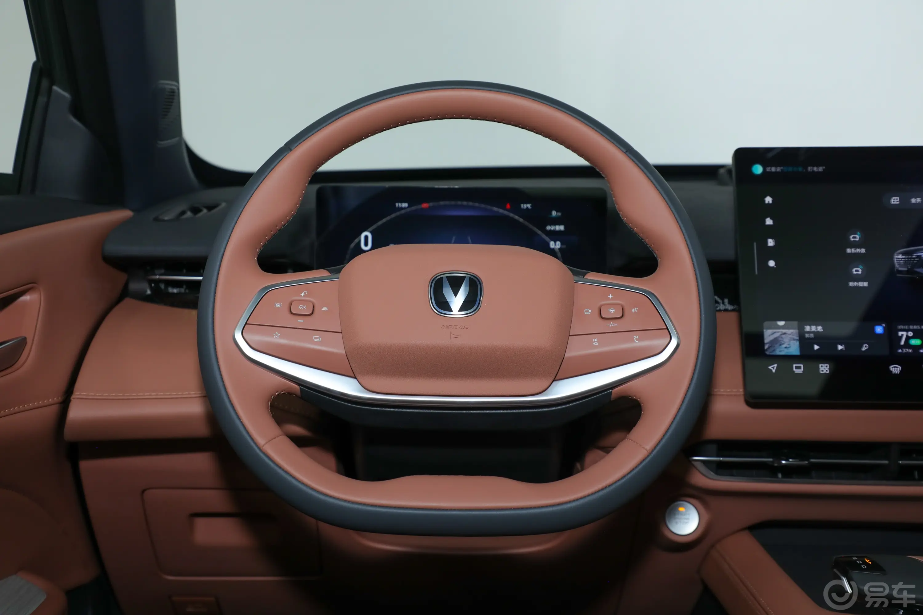 【长安UNI-Z新能源蓝鲸智电iDD 1.5L 125km 卓越型方向盘图片-汽车图片大全】-易车