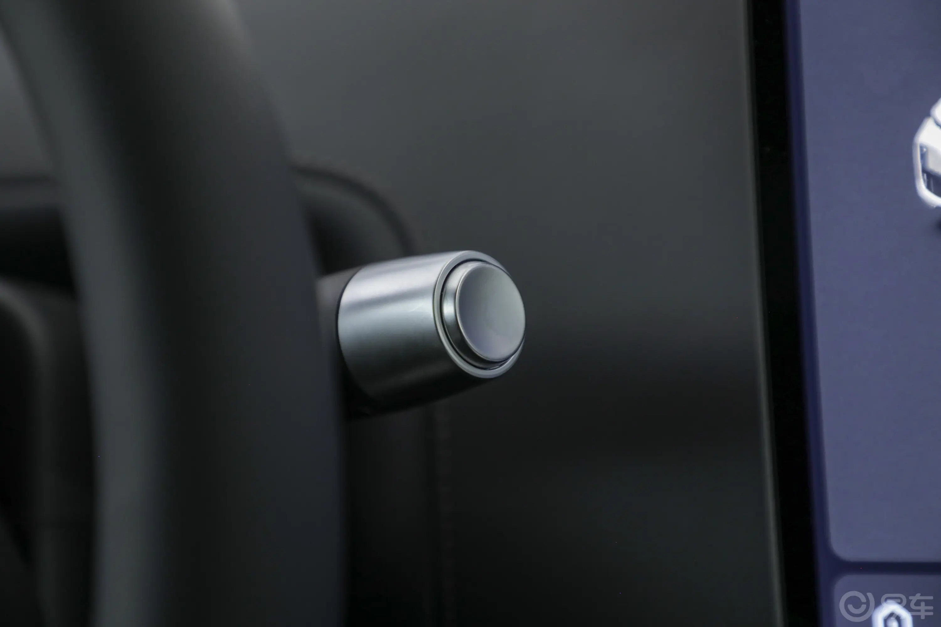 【理想L8L8 Pro驻车制动图片-汽车图片大全】-易车