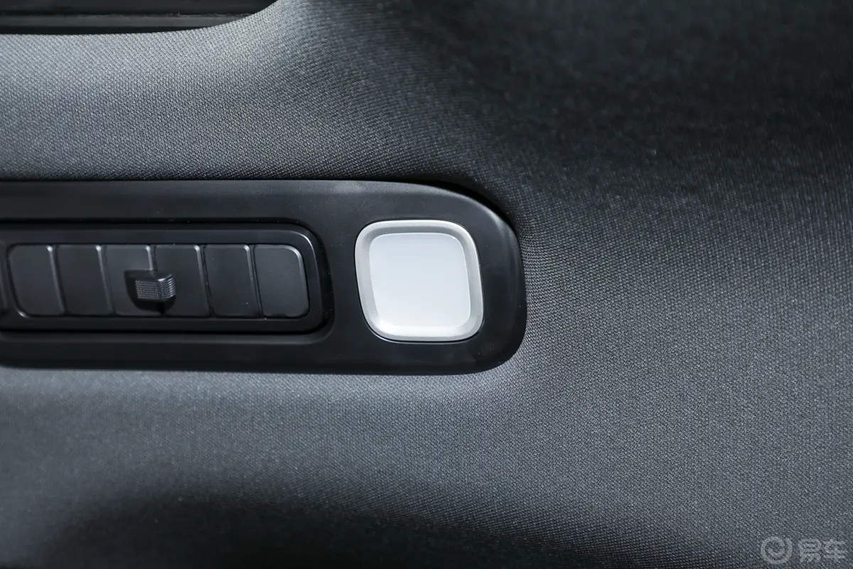 【理想L8L8 Pro后排功能图片-汽车图片大全】-易车