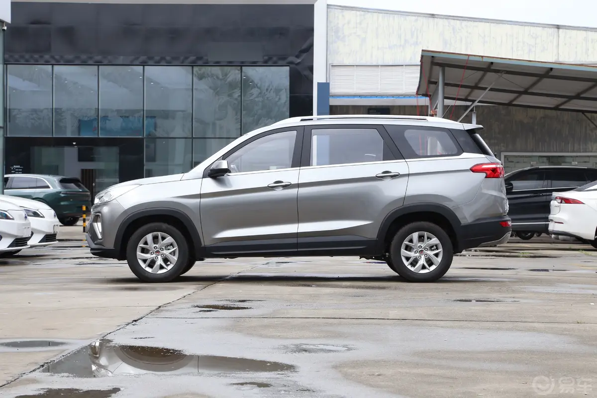 【五菱宏光S31.5L 豪华型正侧车头向左水平图片-汽车图片大全】-易车