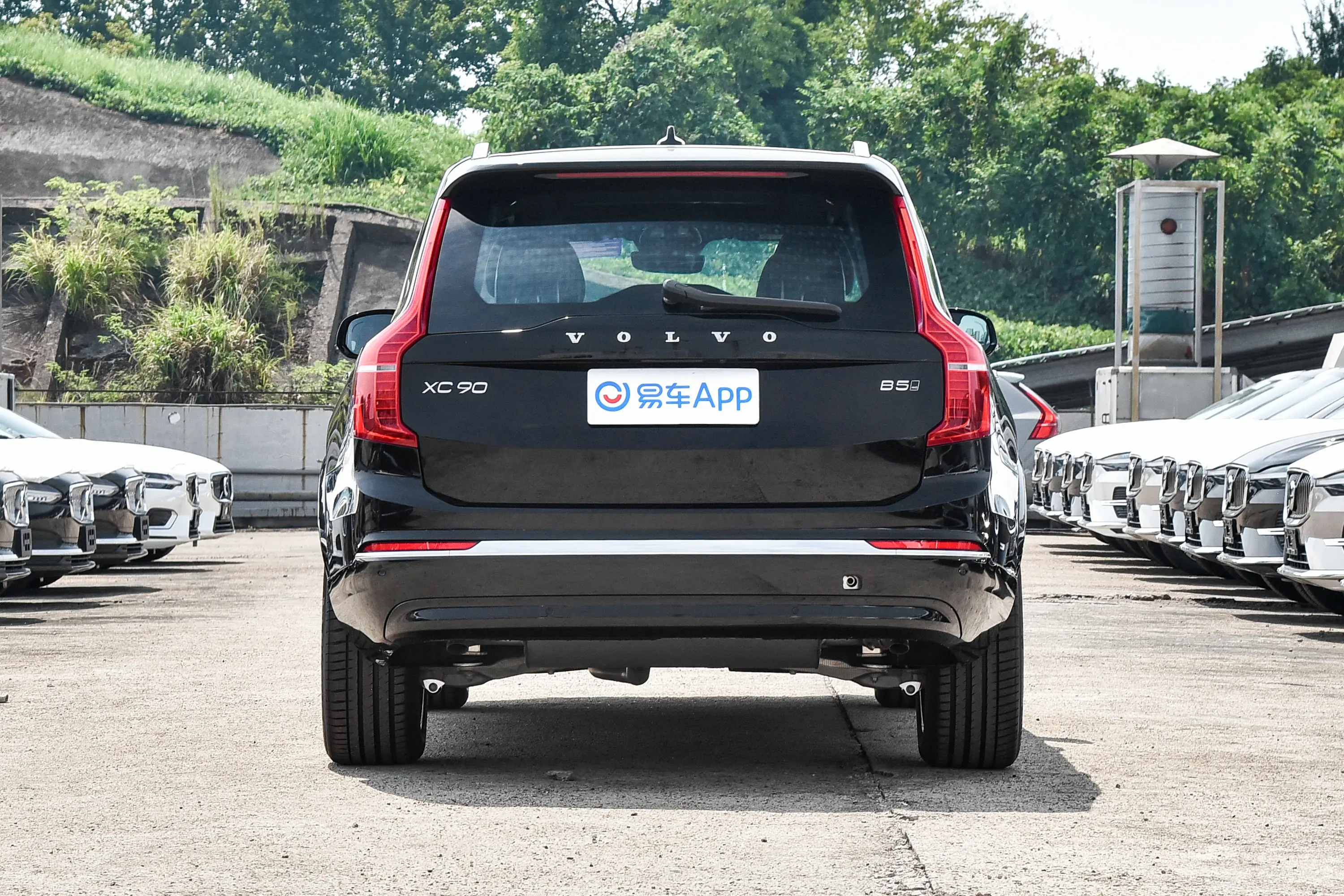 【沃尔沃XC90B5 智行豪华版 5座正后水平图片-汽车图片大全】-易车