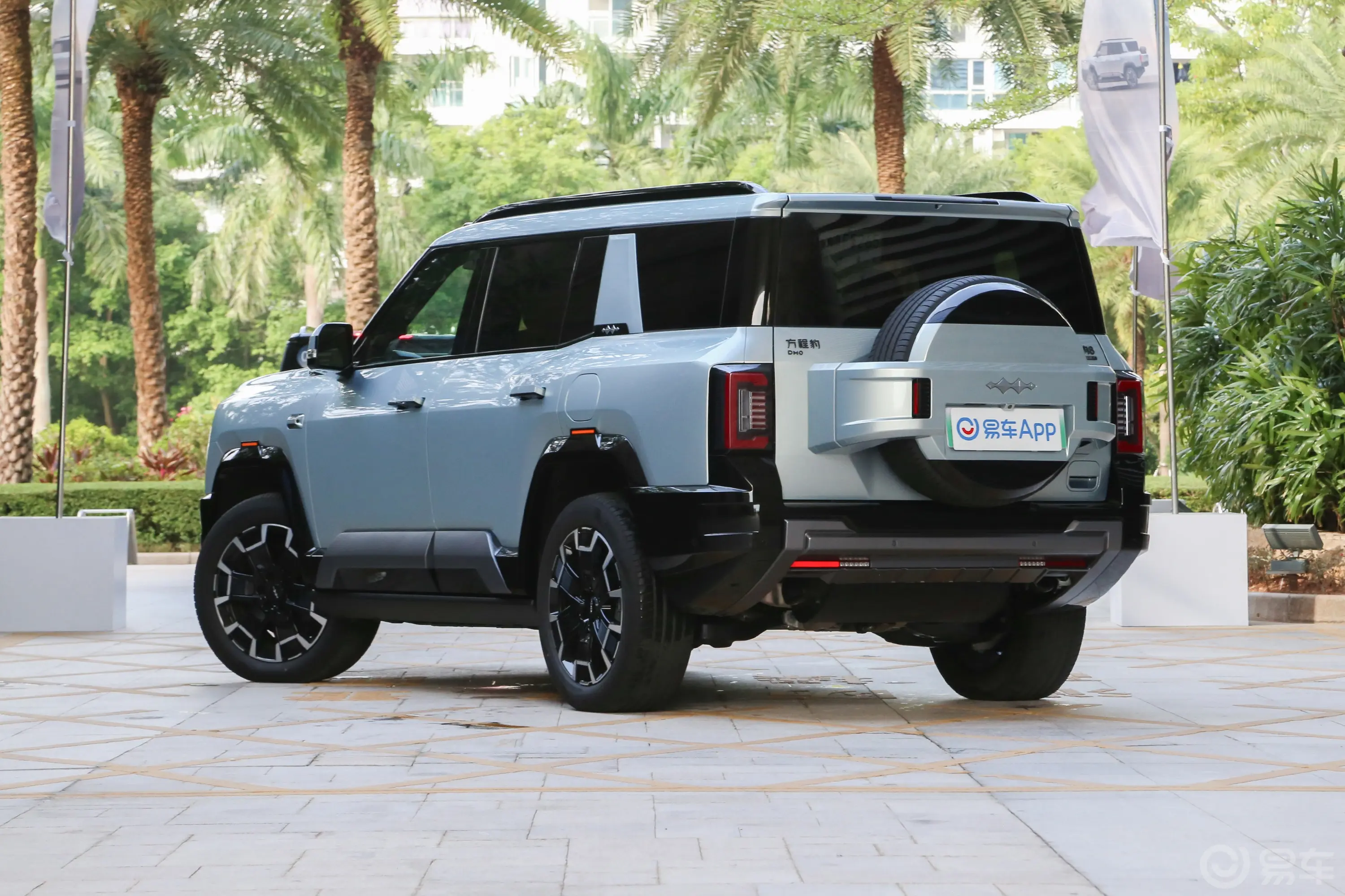 【豹82.0T 智勇旗舰版 6座侧后45度车头向左水平图片-汽车图片大全】-易车