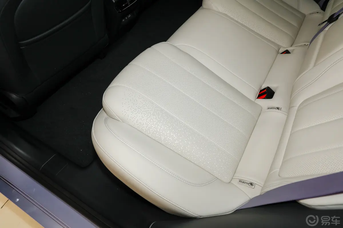 【领克07EM-P 1.5T 126km 长续航Halo后排空间图片-汽车图片大全】-易车