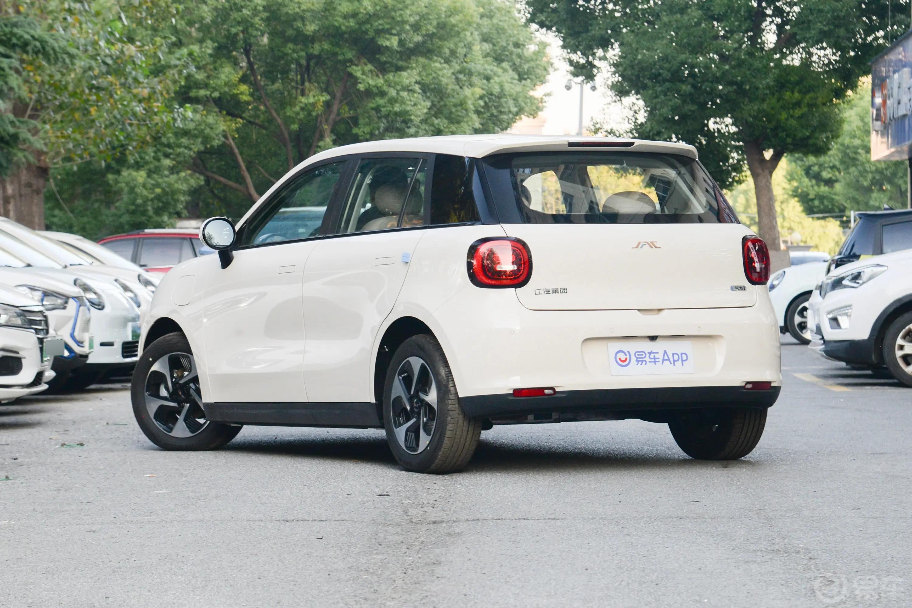 【江淮钇为3改款 挚爱版 505km 冠军版侧后45度车头向左水平图片-汽车图片大全】-易车