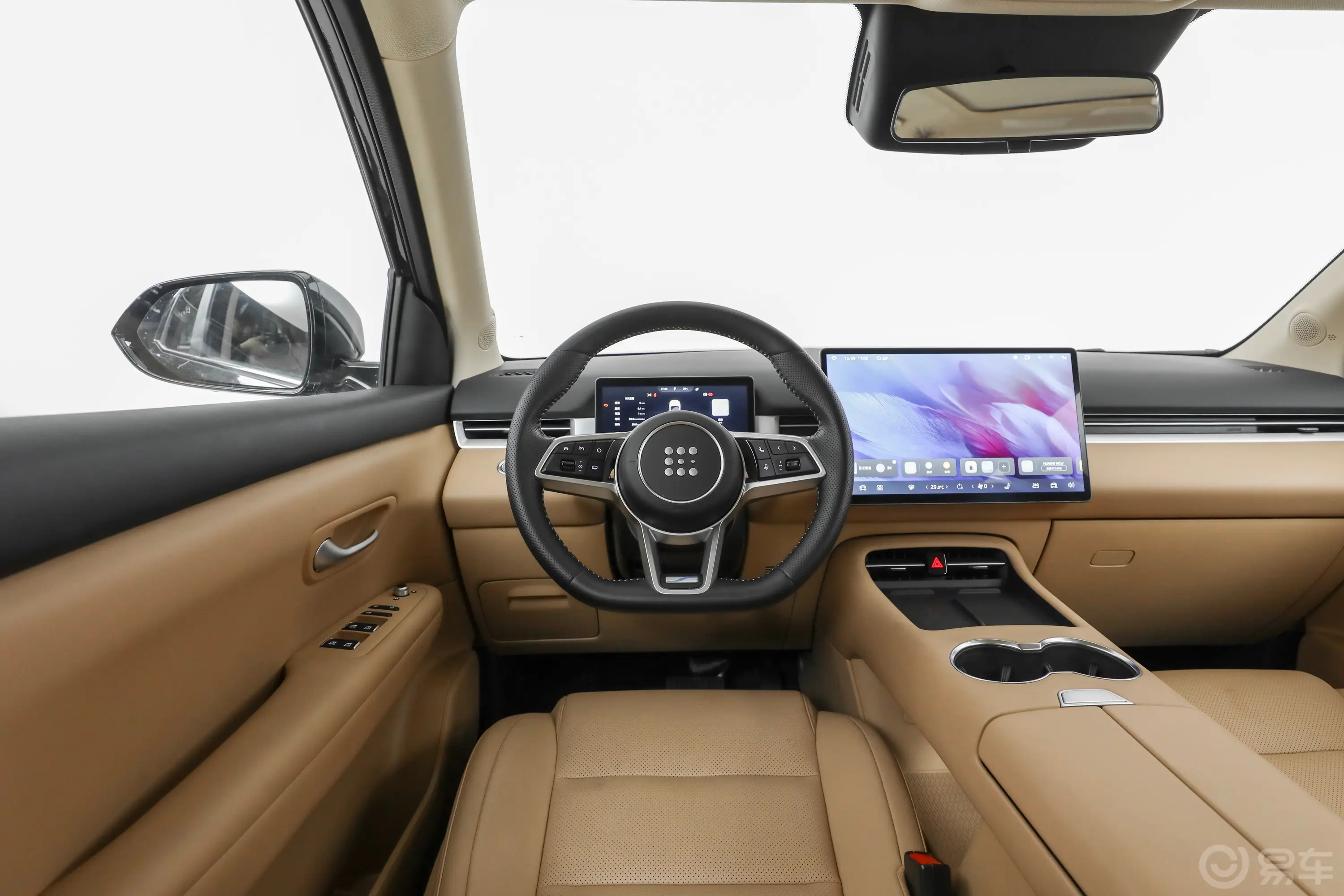 【蓝电E5 PLUS1.5L 165km 长续航版PLUS 7座驾驶位区域图片-汽车图片大全】-易车