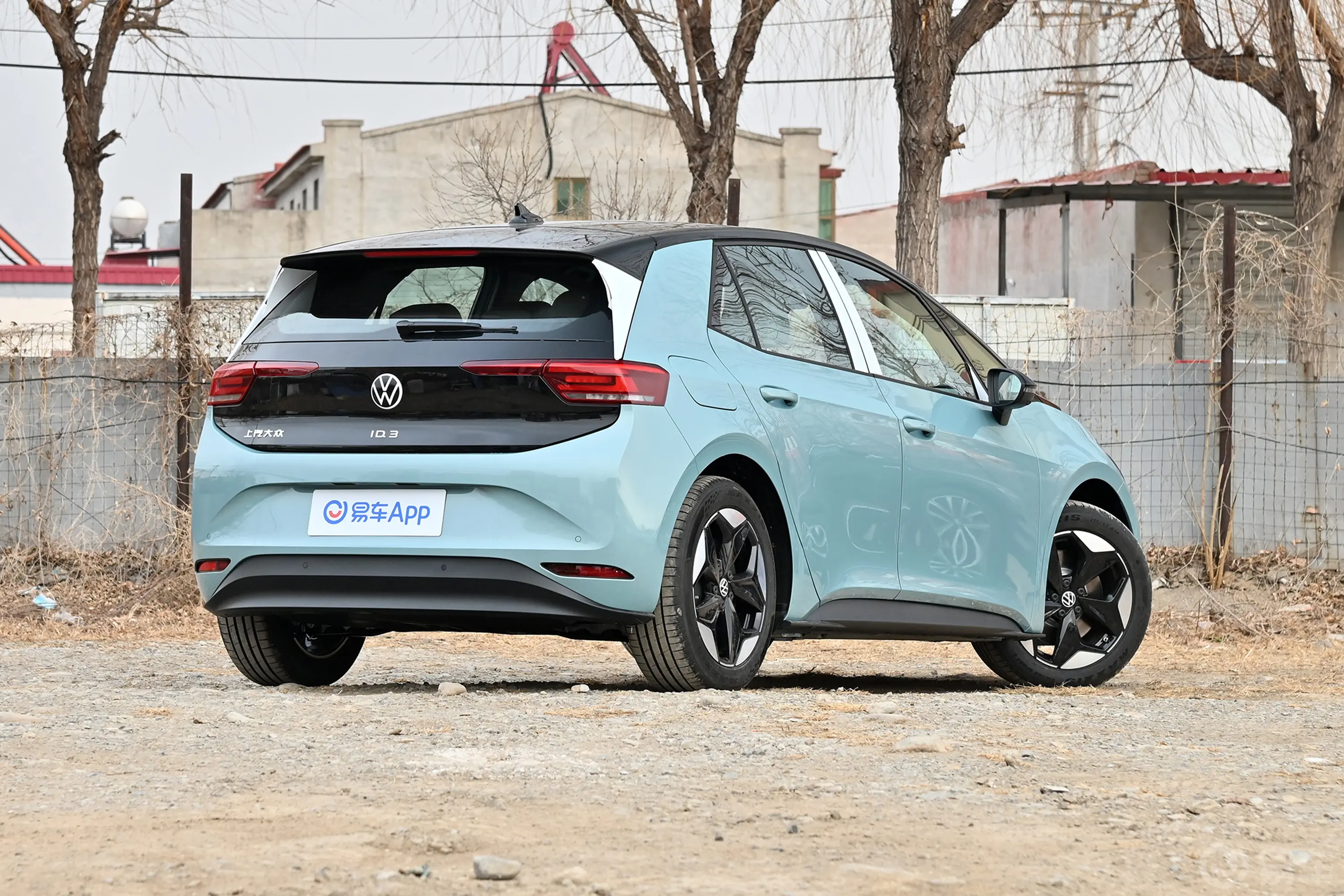 【大众ID.3聪明款 451km 出众版侧后45度车头向右水平图片-汽车图片大全】-易车