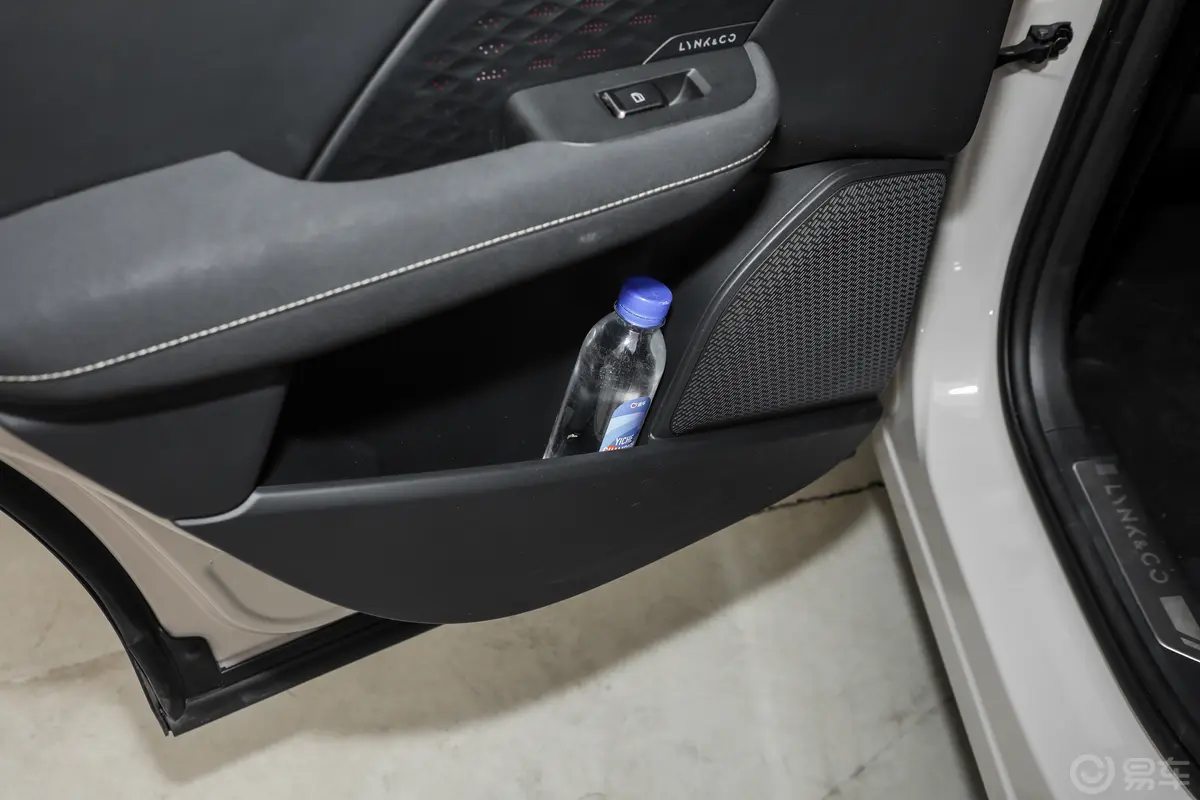 【领克06Renew 1.5T Halo后排功能图片-汽车图片大全】-易车