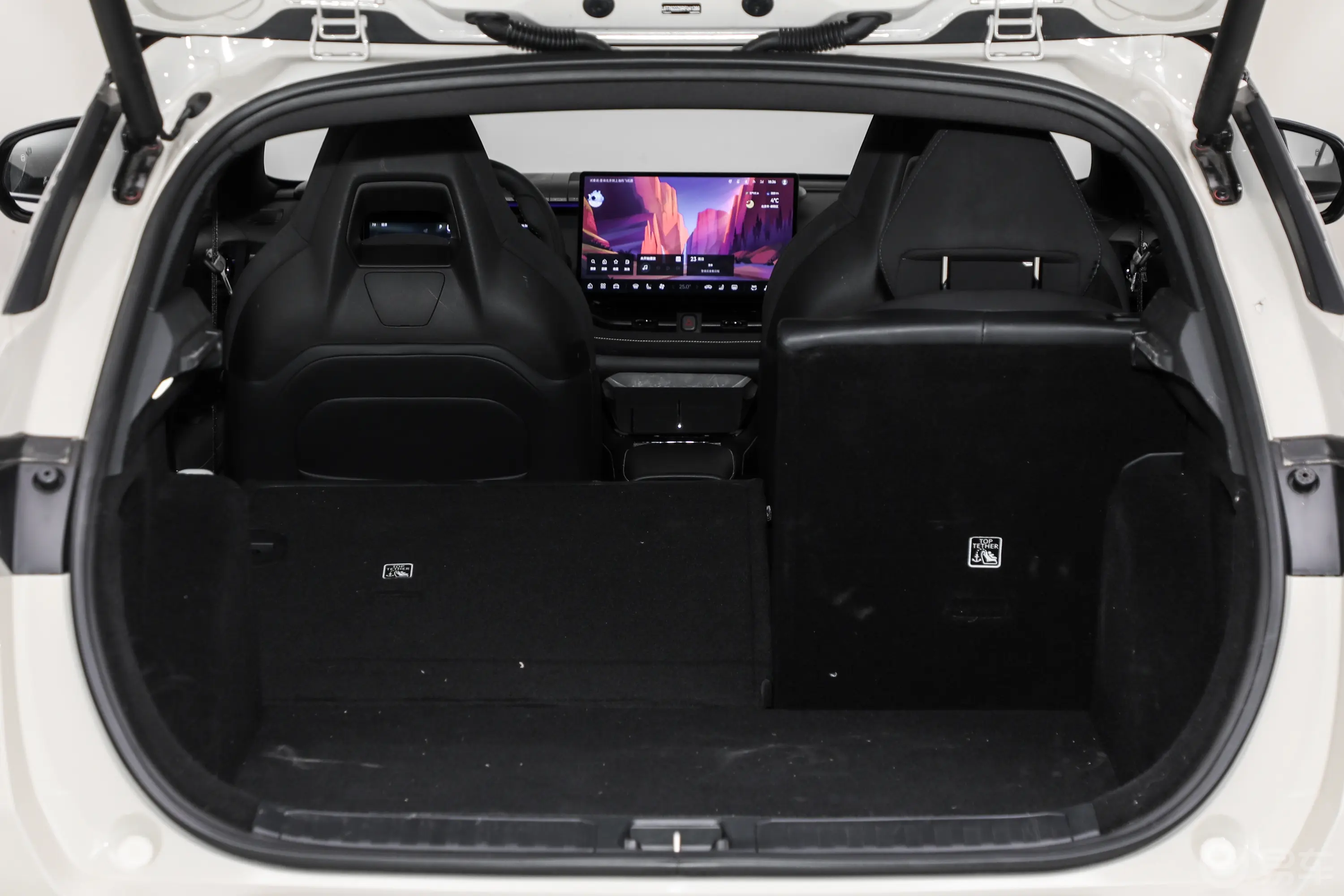 【领克06Renew 1.5T Halo后备厢图片-汽车图片大全】-易车