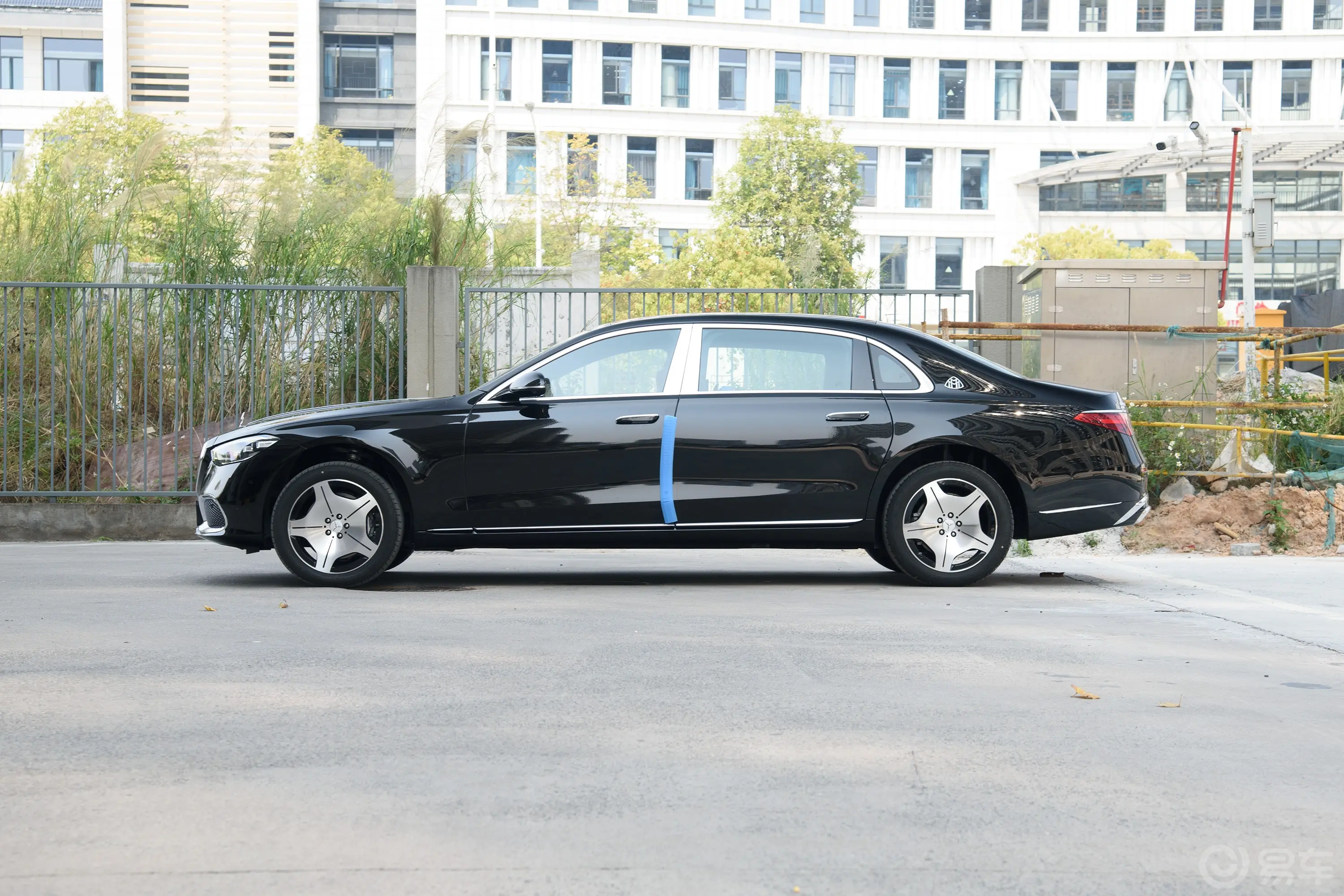 【迈巴赫S级改款 S 480 4MATIC正侧车头向左水平图片-汽车图片大全】-易车