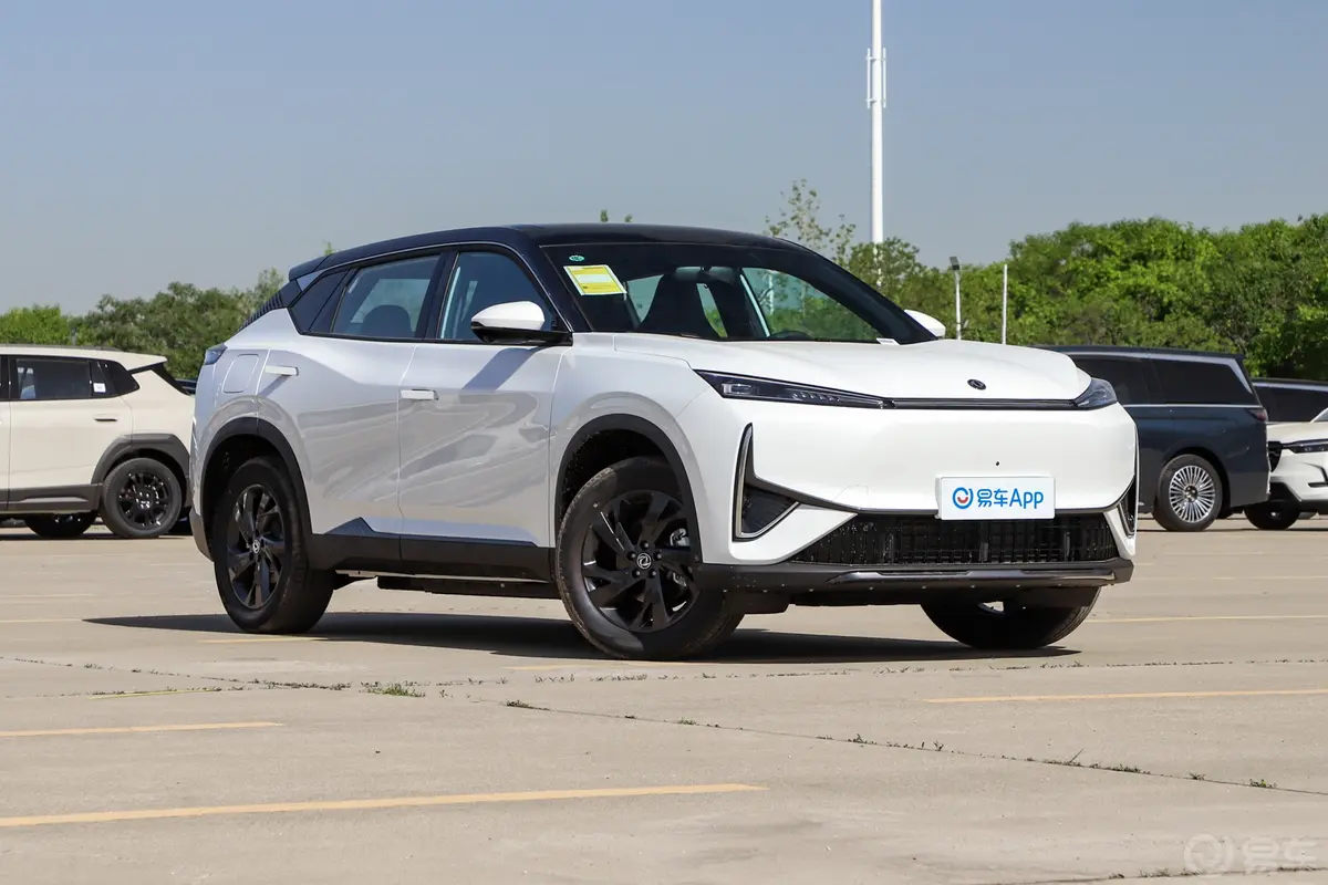 【东风风神L7纯电动 518km 518畅享型侧前45度车头向右水平图片-汽车图片大全】-易车