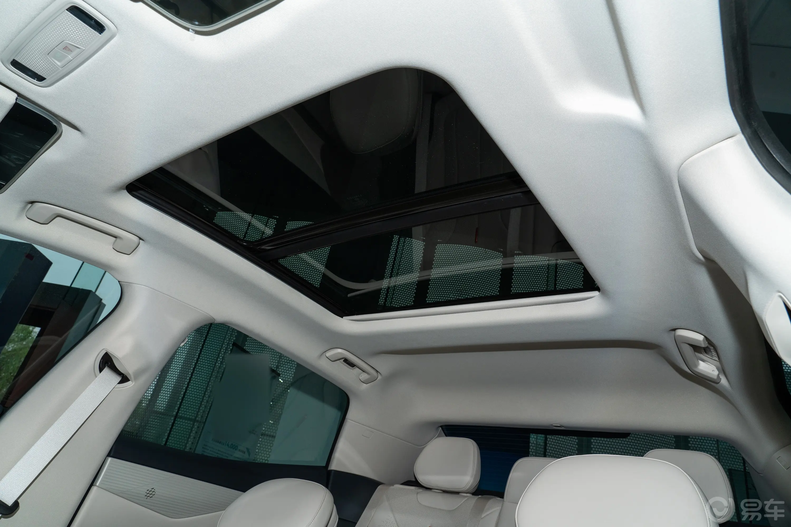 【领克07 EM-PEM-P 1.5T 126km 长续航Pro天窗内拍关闭图片-汽车图片大全】-易车