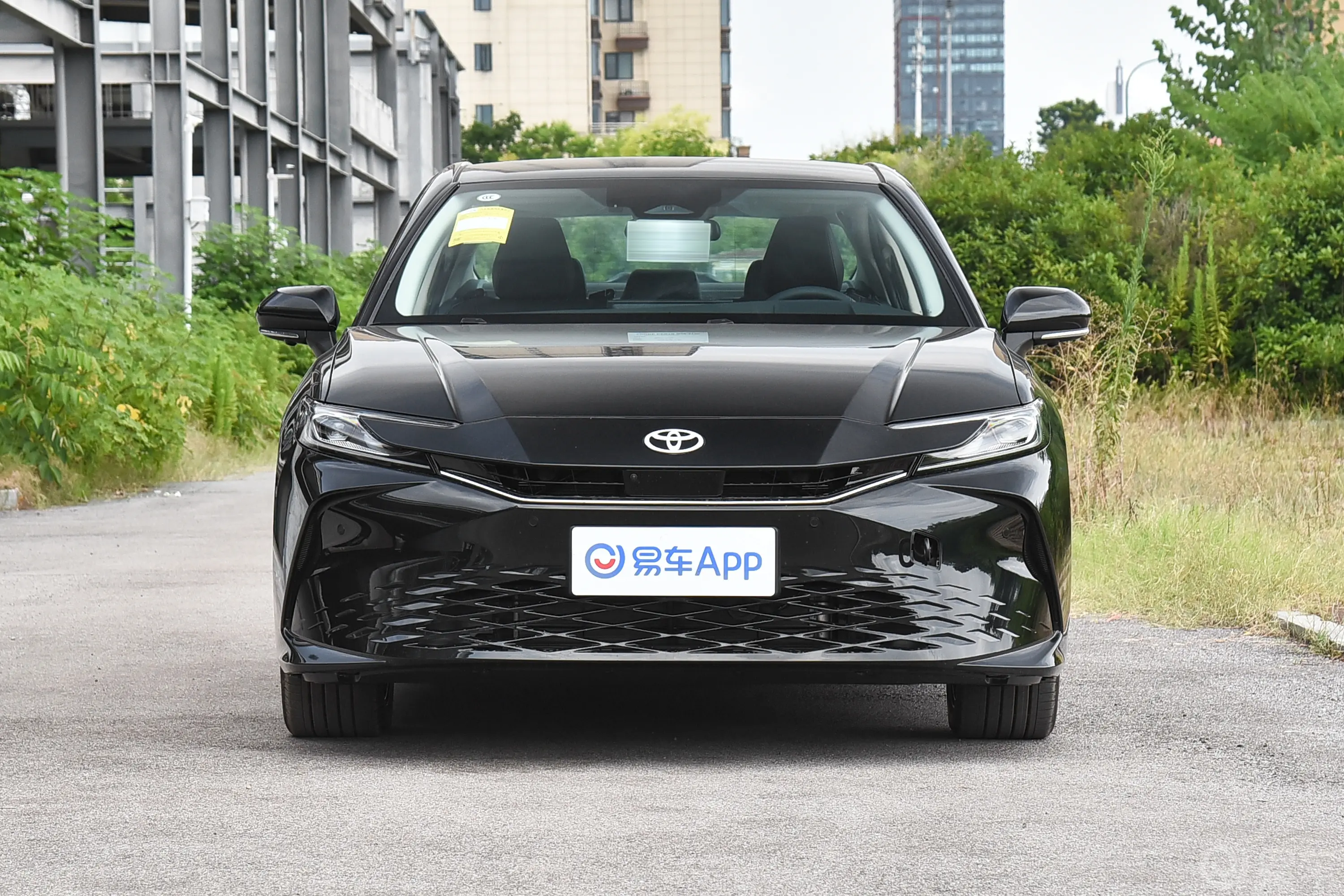 【凯美瑞双擎 2.0HG 尊贵版正前水平图片-汽车图片大全】-易车