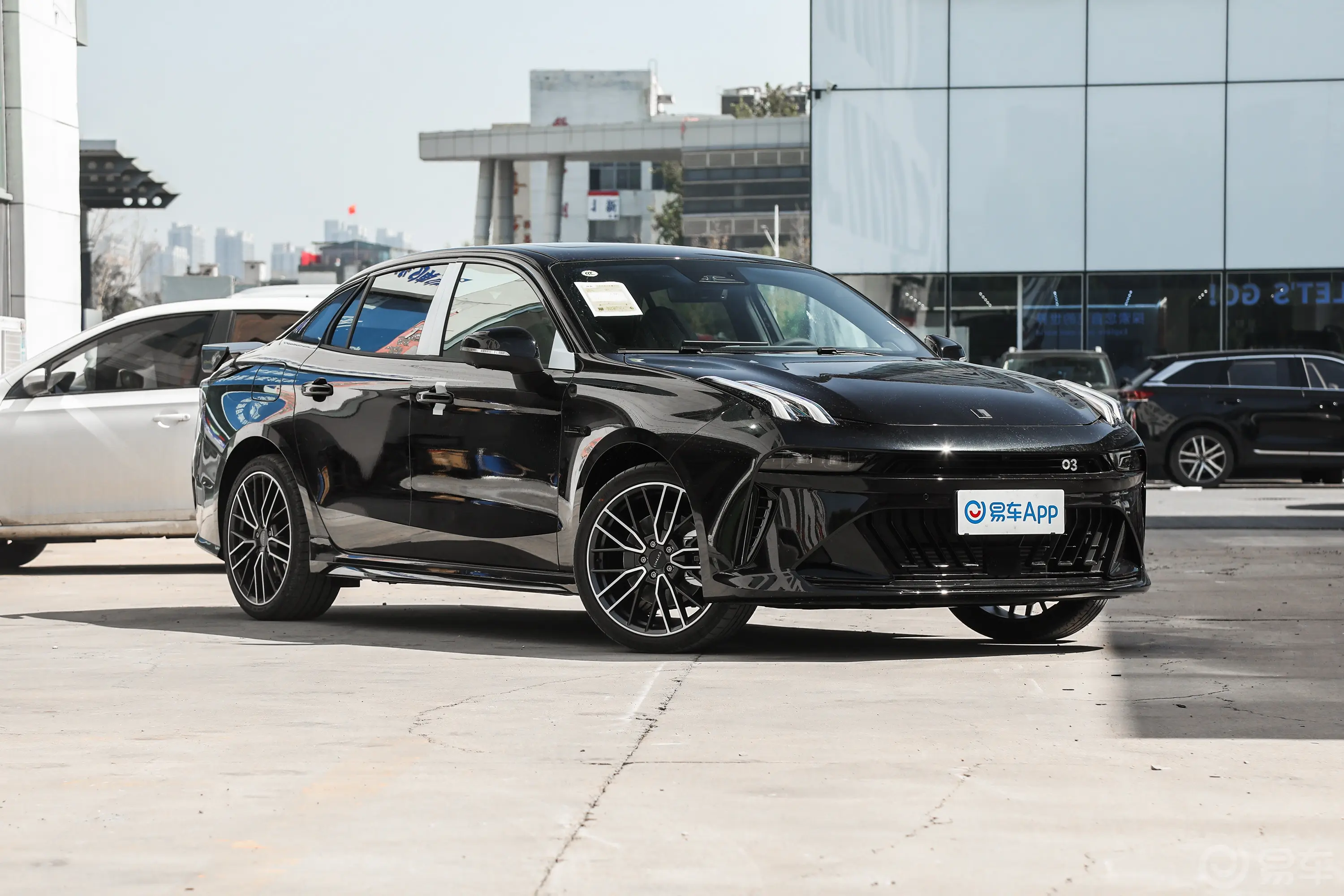 【领克032.0T 自动两驱Ultra 5座侧前45度车头向右水平图片-汽车图片大全】-易车