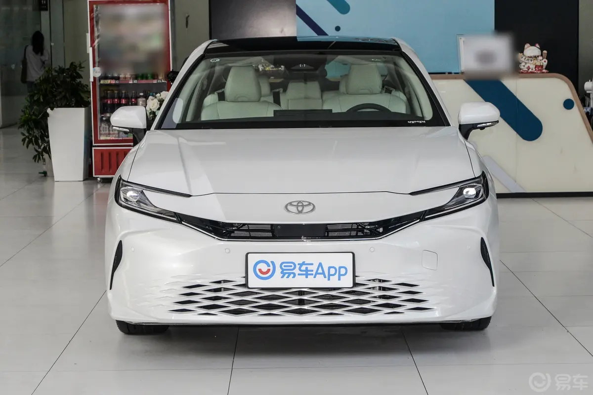 【凯美瑞双擎 2.0HG 尊贵版正前水平图片-汽车图片大全】-易车